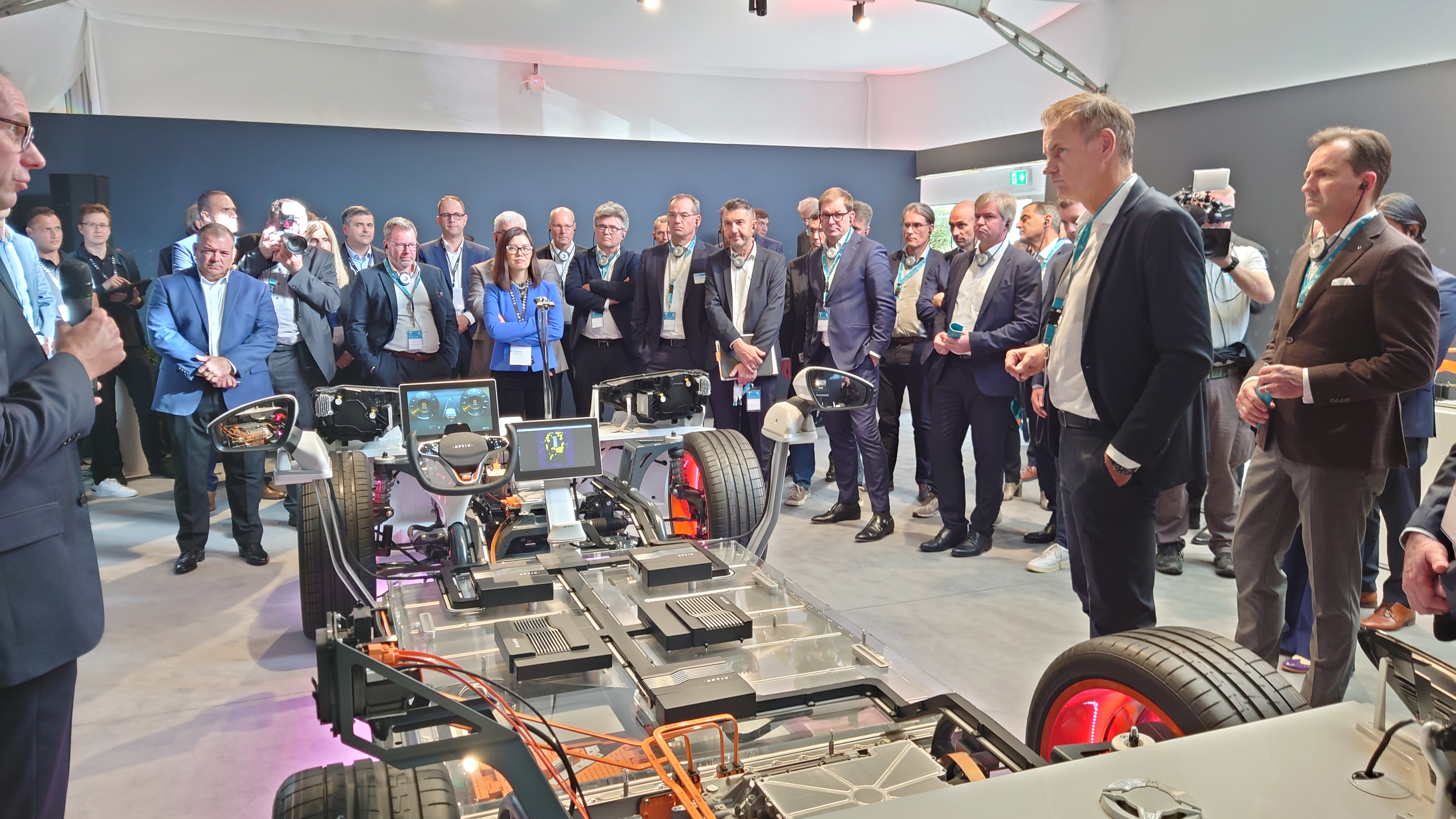 Bildergalerie Fotos Messerundgang Volkswagen-Vorstand auf der ...