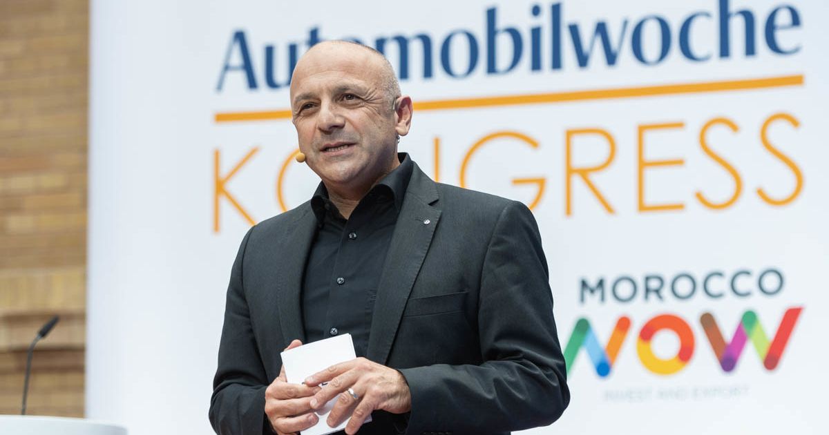 VW-Vorstand Murat Aksel spricht auf dem Automobilwoche Kongress über ...