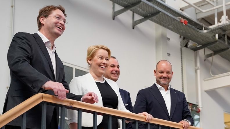 Start des Mercedes-Benz Digital Factory Campus in Berlin Marienfelde ...